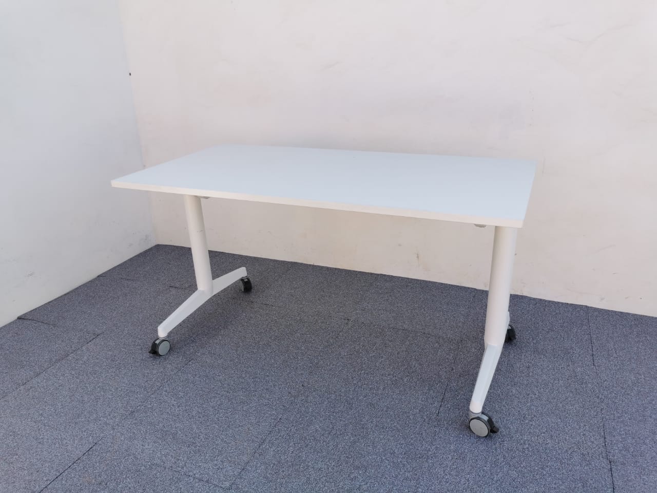 Table pliante By Steelcase Flip Top Twin roulette 140x90cm - Source ...