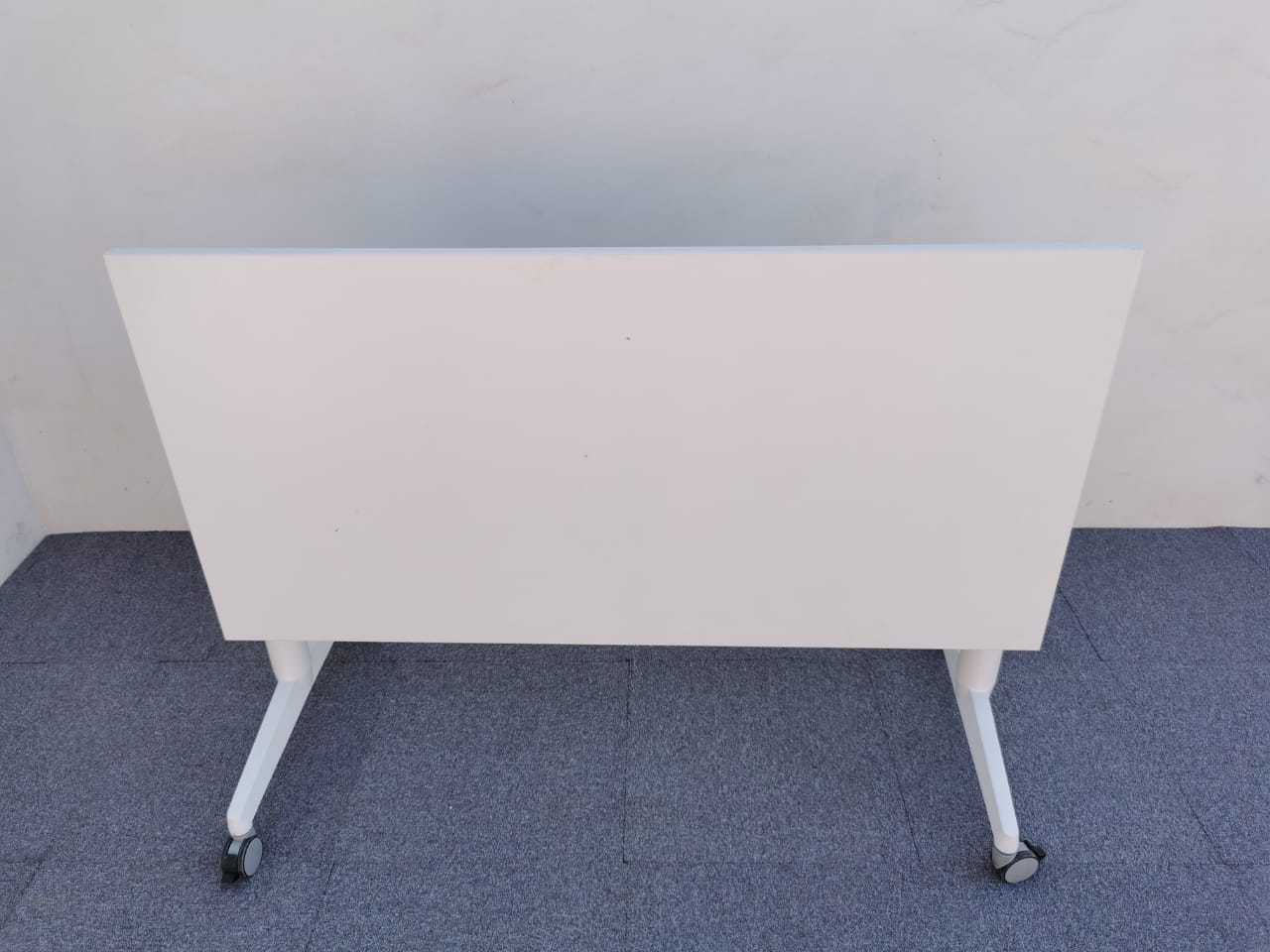 Table pliante By Steelcase Flip Top Twin roulette 140x90cm - Source ...